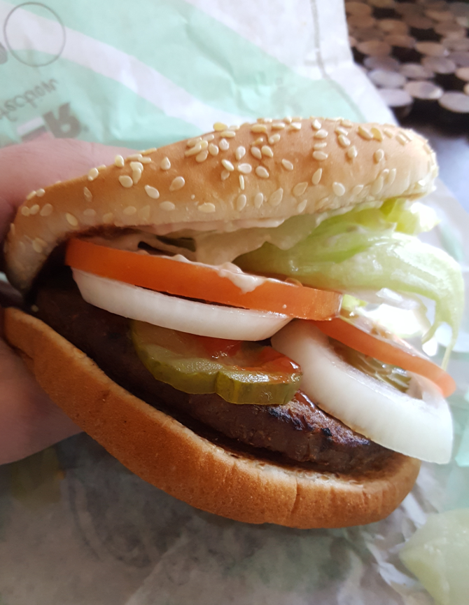 The Impossible Whopper – Plate Cup Table